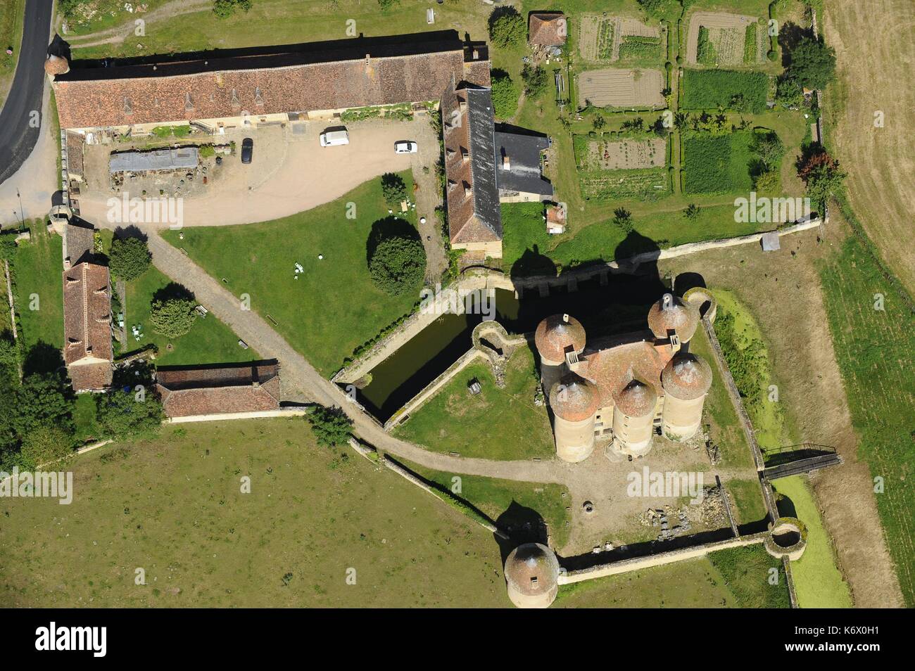 Sarzay castle hi-res stock photography and images - Alamy