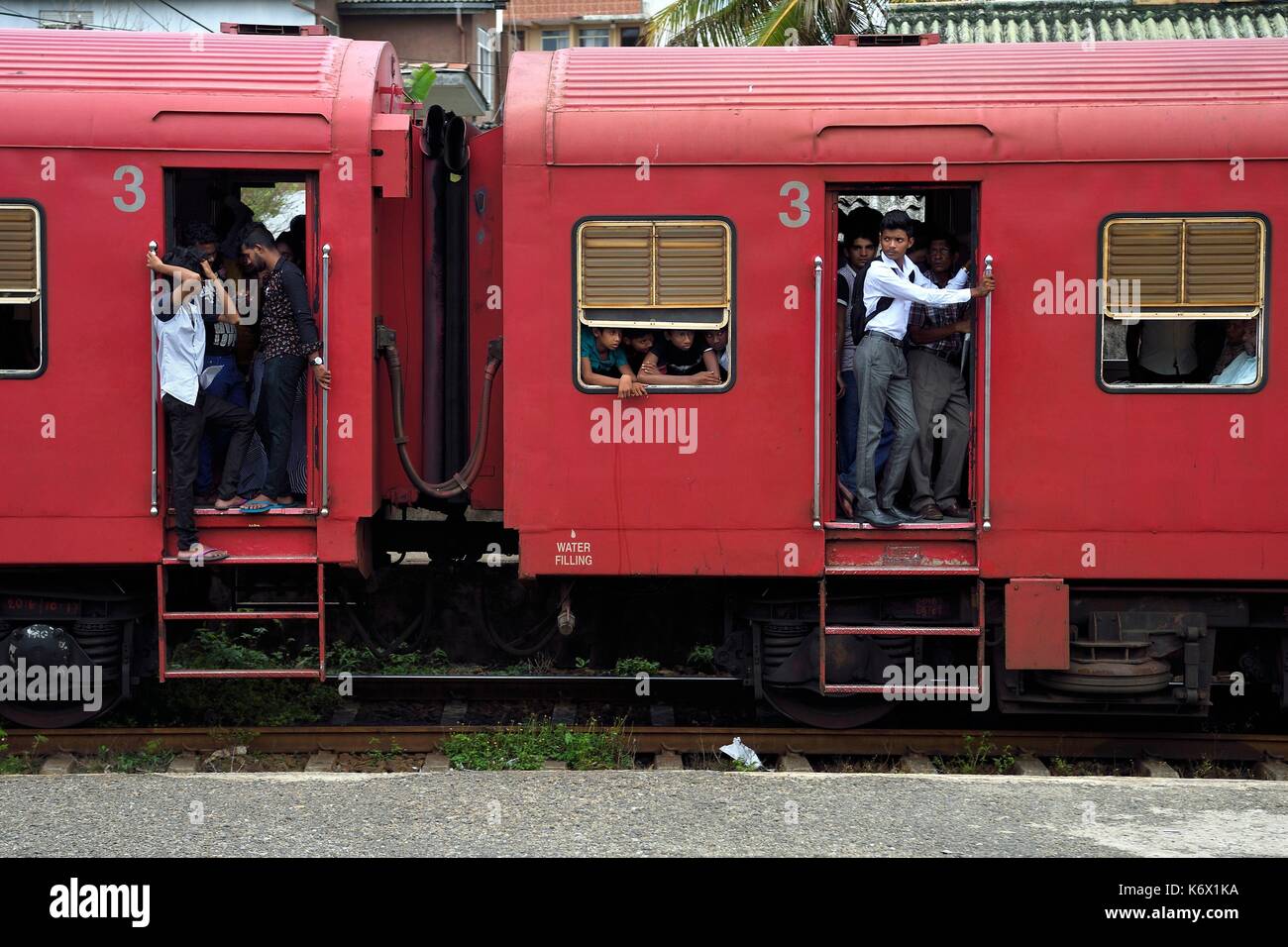 Sri Lanka, Colombo suburb, packed suburban train Stock Photo - Alamy