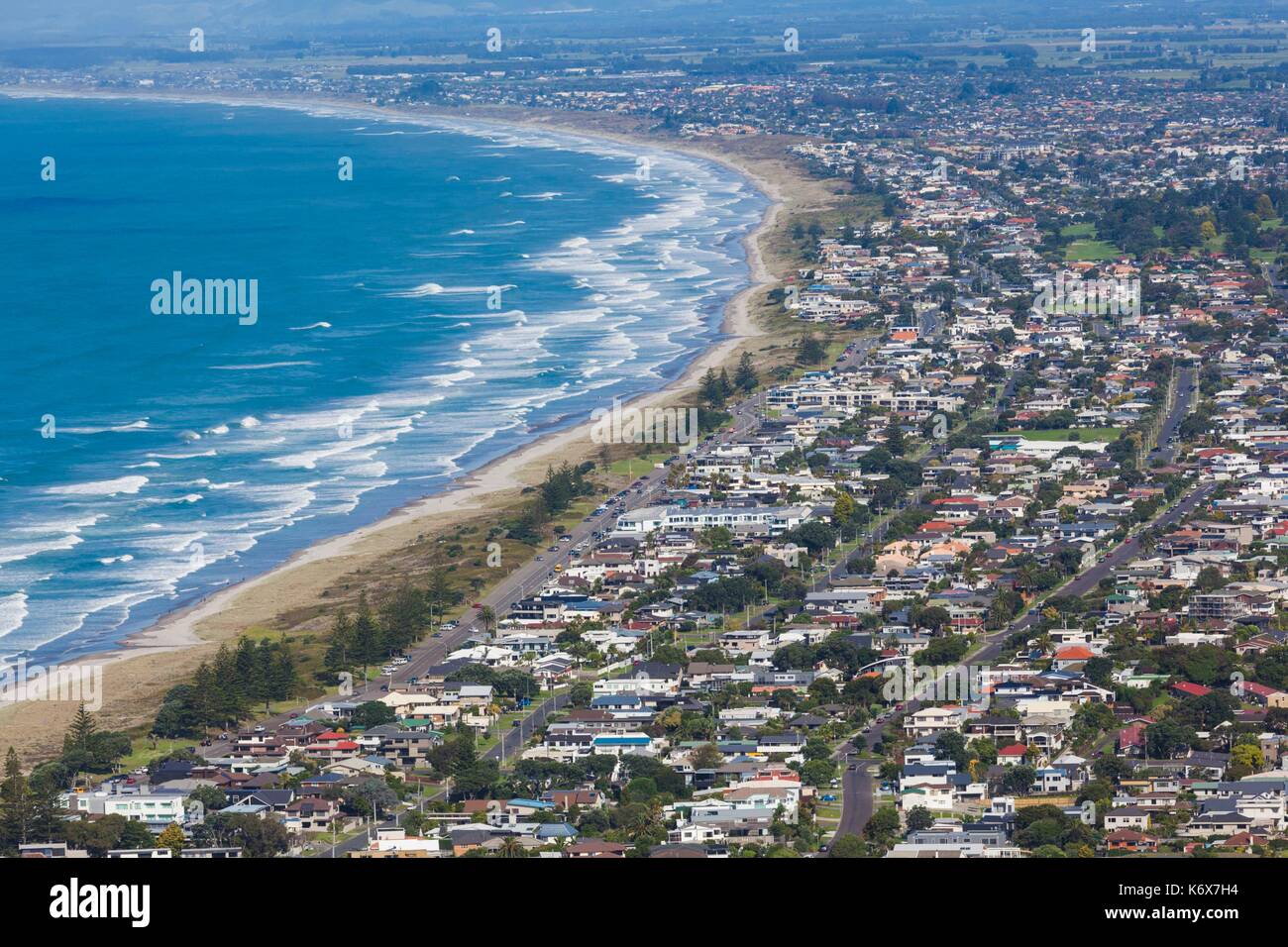 New Zealand, North Island, Mt. Manganui, elevated town view from the ...