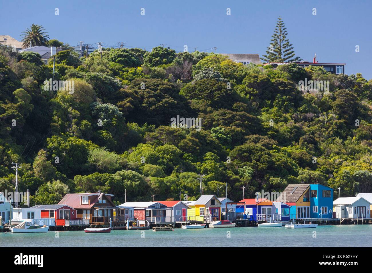 New Zealand, North Island, Paremata, houses along Porirua Harbour Stock ...