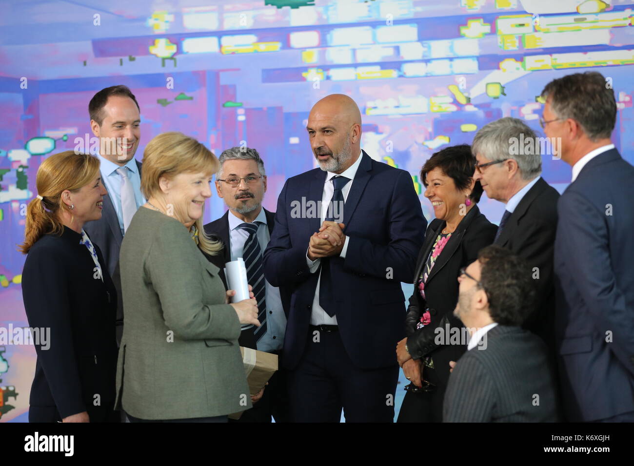 Federal Chancellor Angela Merkel welcomes the Mayor of Amatrice from ...