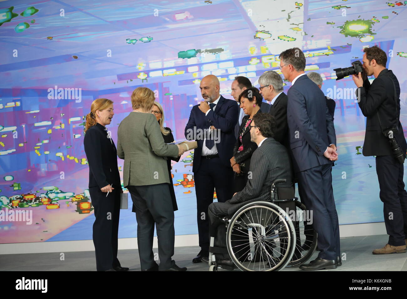 Federal Chancellor Angela Merkel welcomes the Mayor of Amatrice from ...