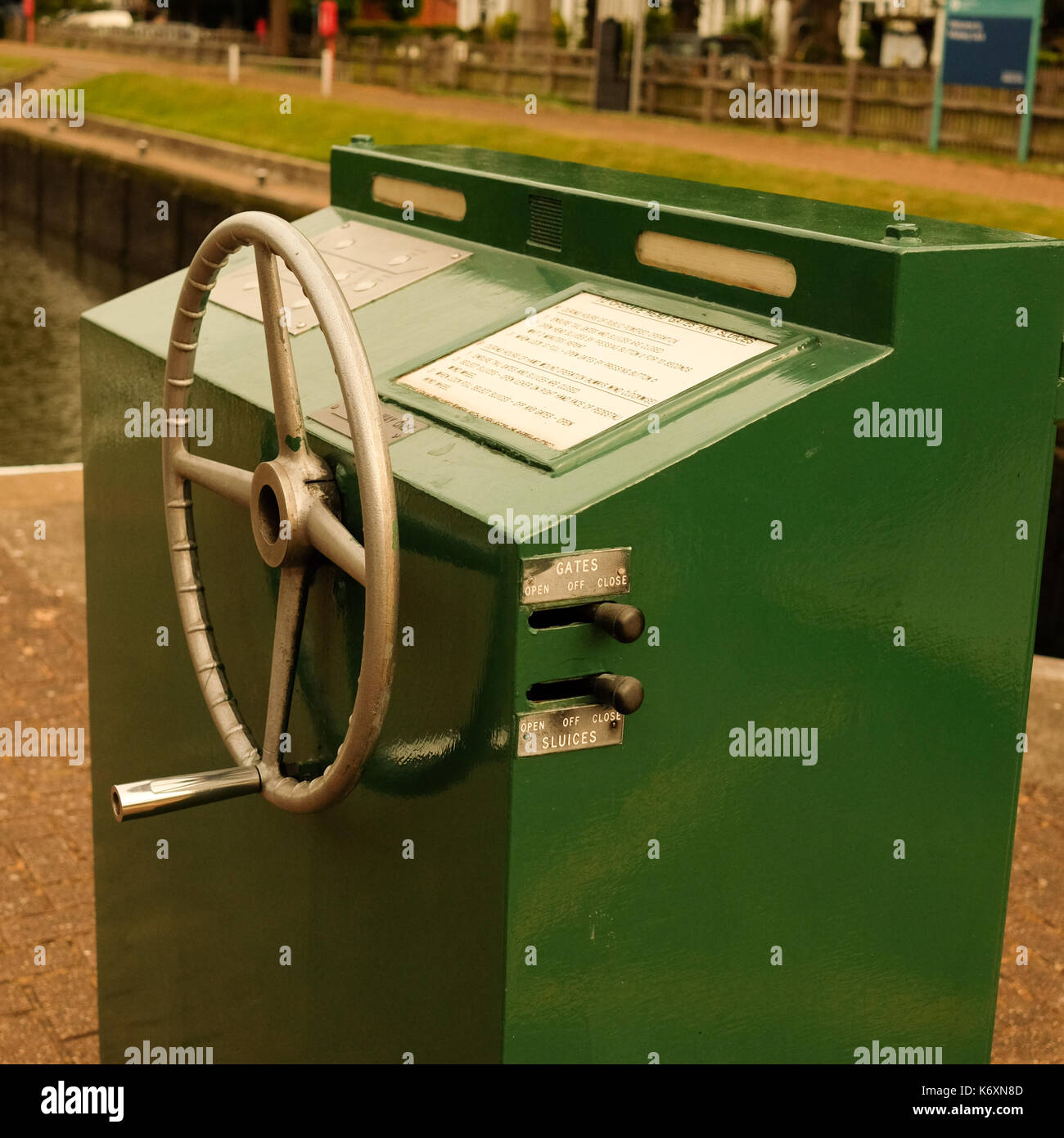 Molesey lock hi-res stock photography and images - Alamy
