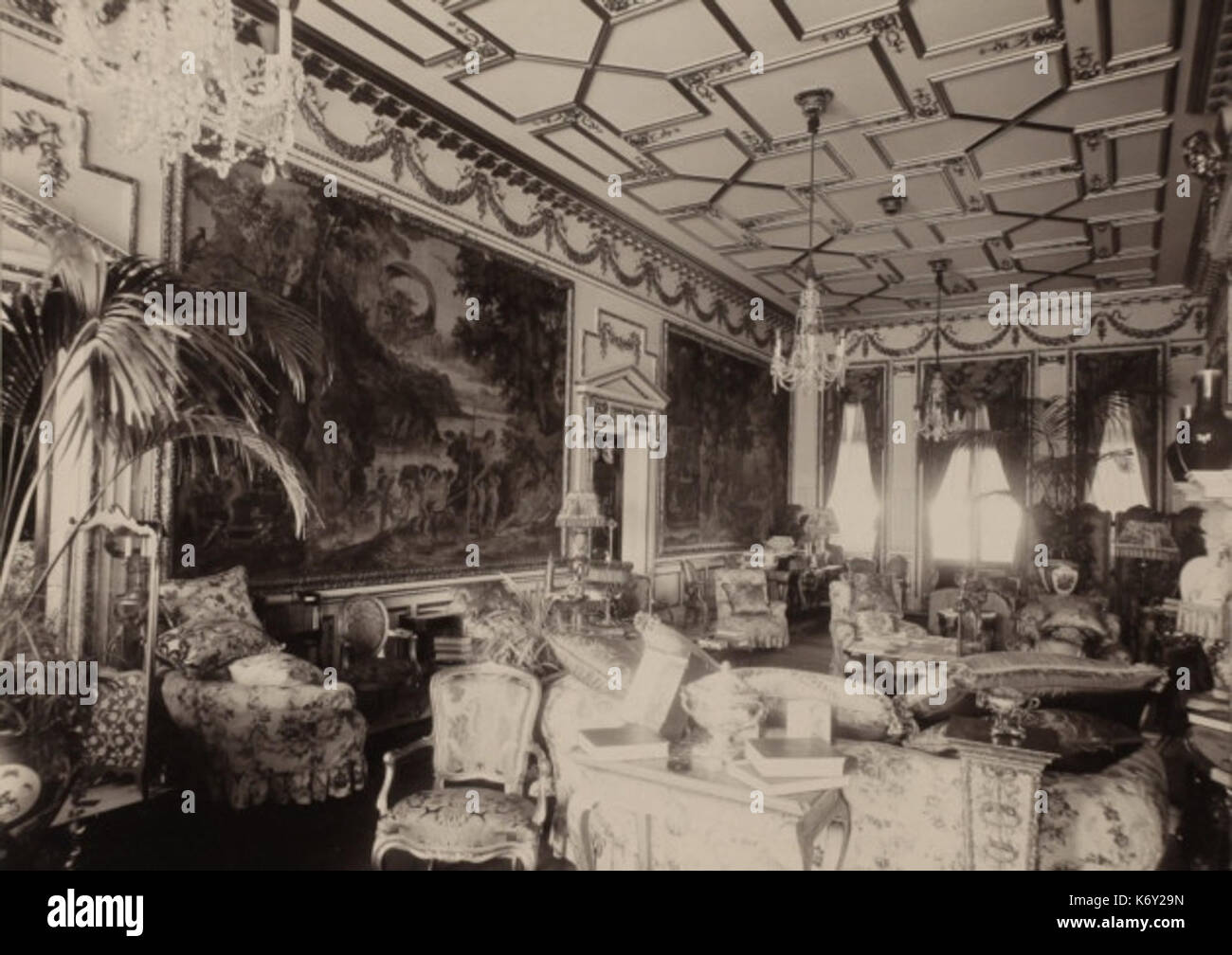 19th century drawing room hi-res stock photography and images - Alamy