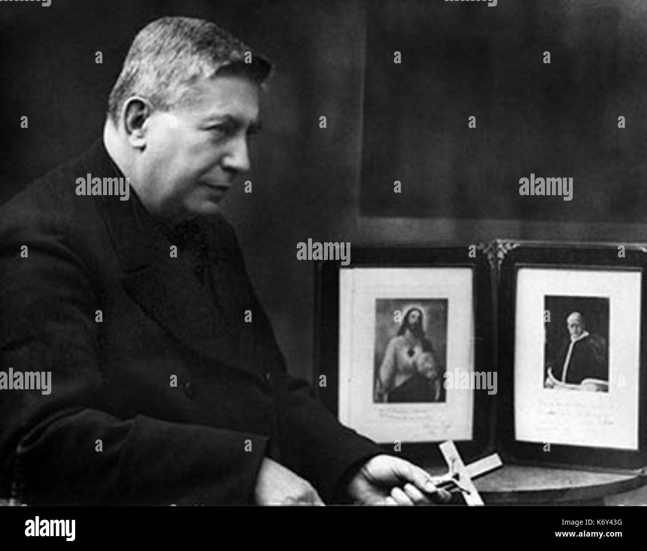 Father Mateo Crawley Boevey with pictures of Sacred Heart of Jesus and ...