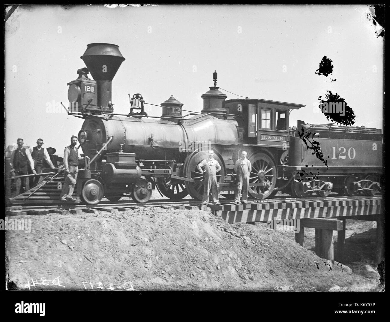 Bow first Black and White Stock Photos & Images - Alamy