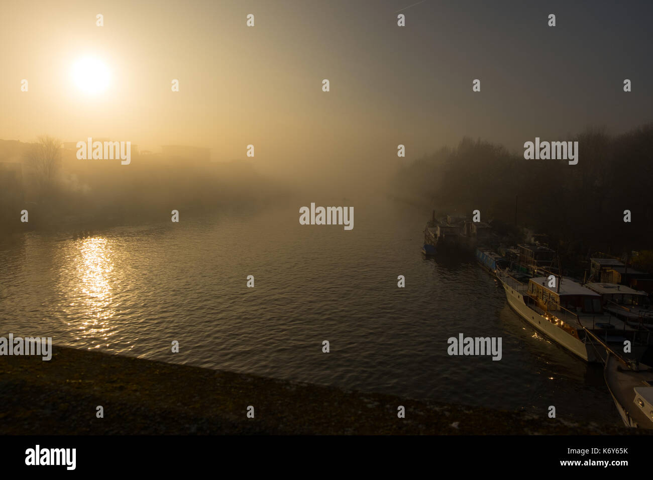 Tahmes river hi-res stock photography and images - Alamy