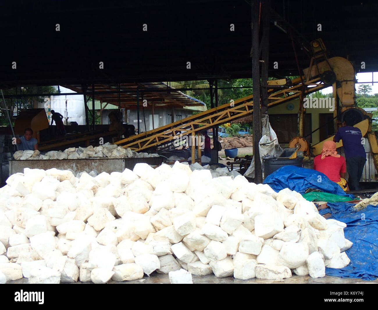 Philippines. 13th Sep, 2017. Cubes of rubber resin which is ready as ...