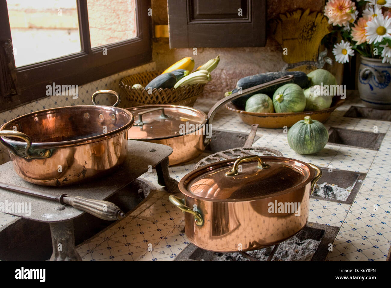 Domestic life 17th century hi-res stock photography and images - Alamy