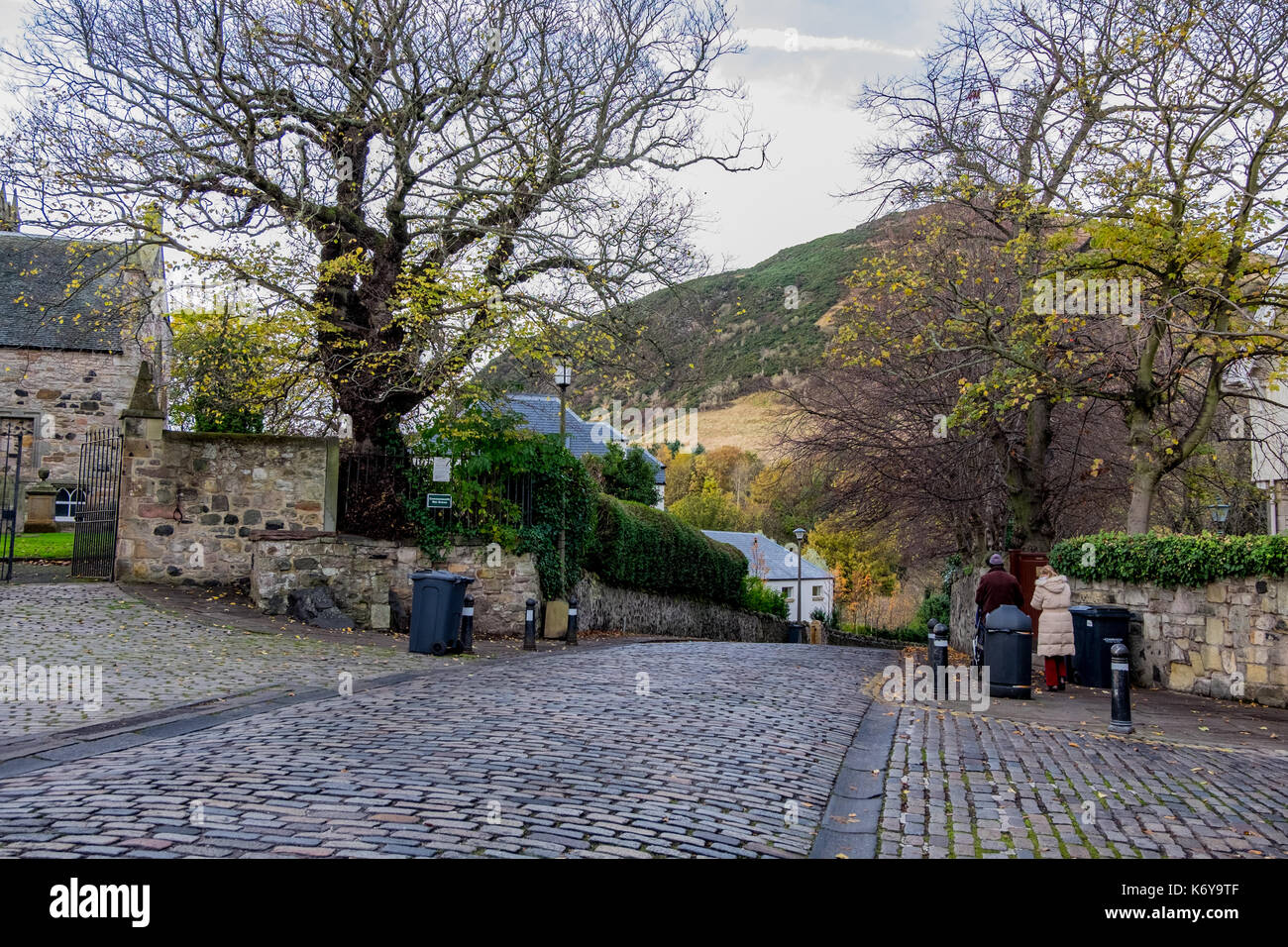 duddingston village edinburgh Stock Photo - Alamy