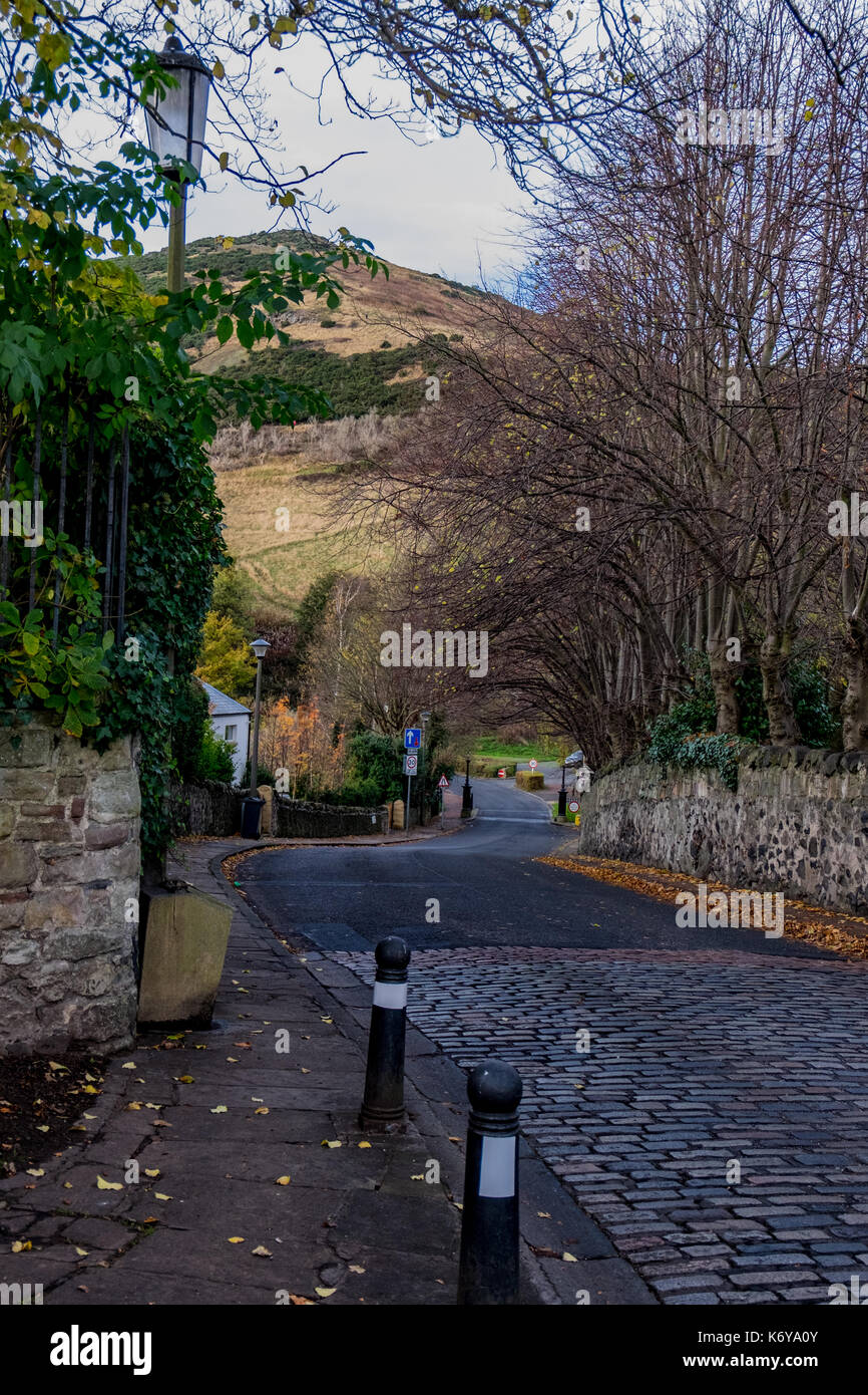 duddingston village edinburgh Stock Photo - Alamy