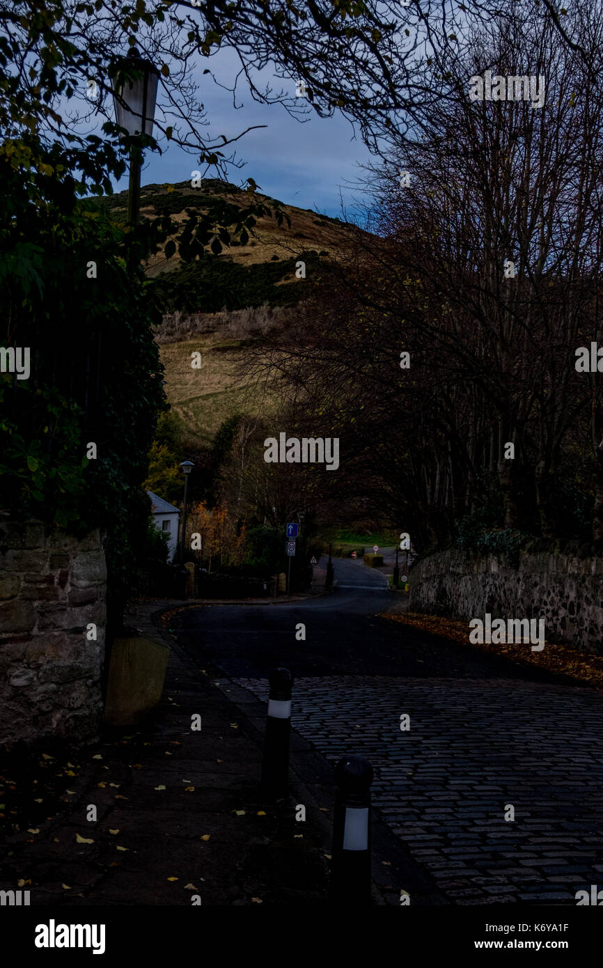 duddingston village edinburgh Stock Photo - Alamy