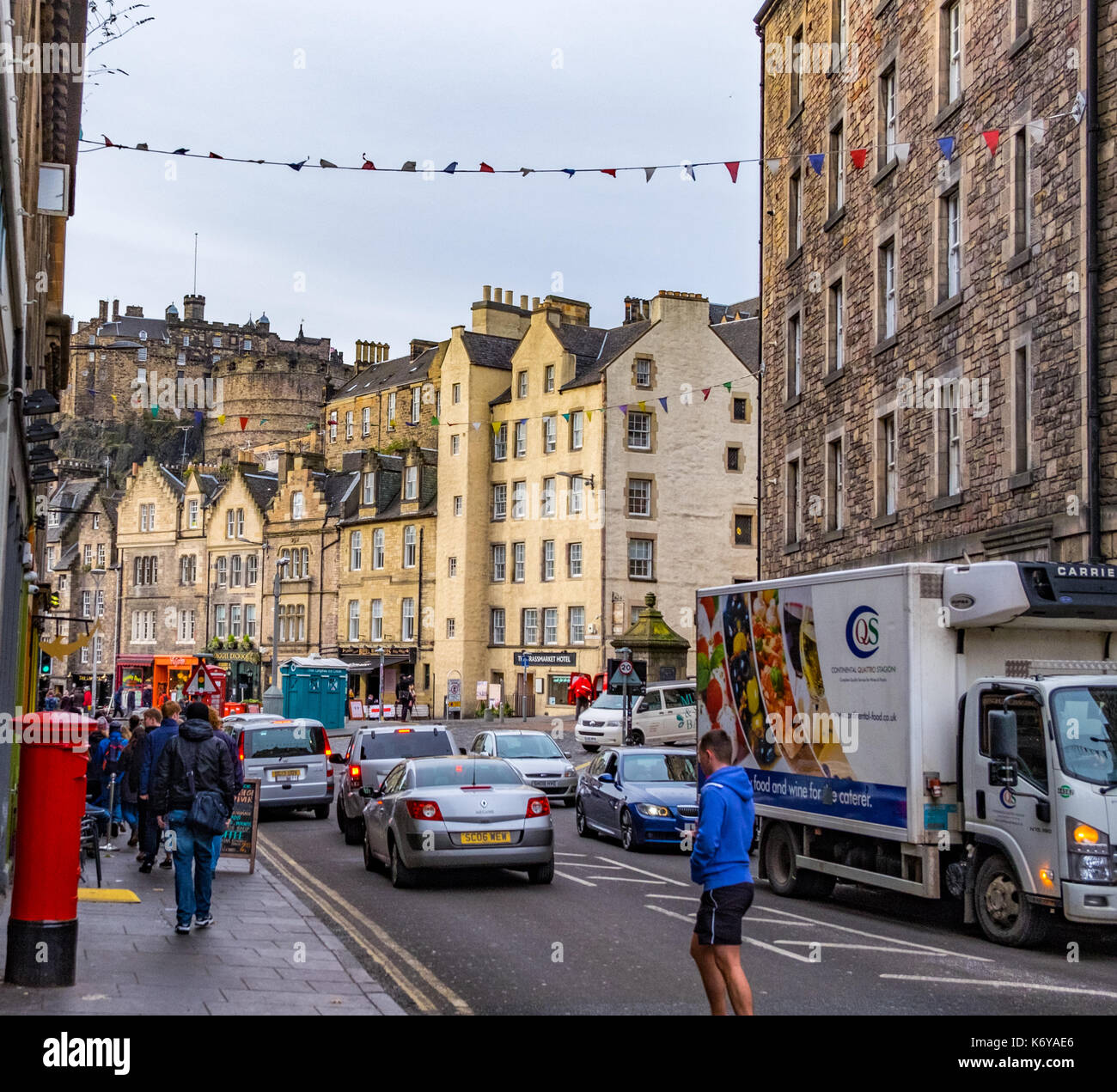 grass market edinburgh Stock Photo - Alamy