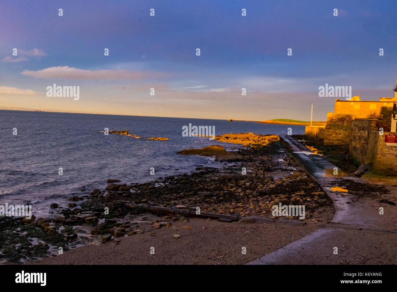 Musselburgh sea wall hi-res stock photography and images - Alamy