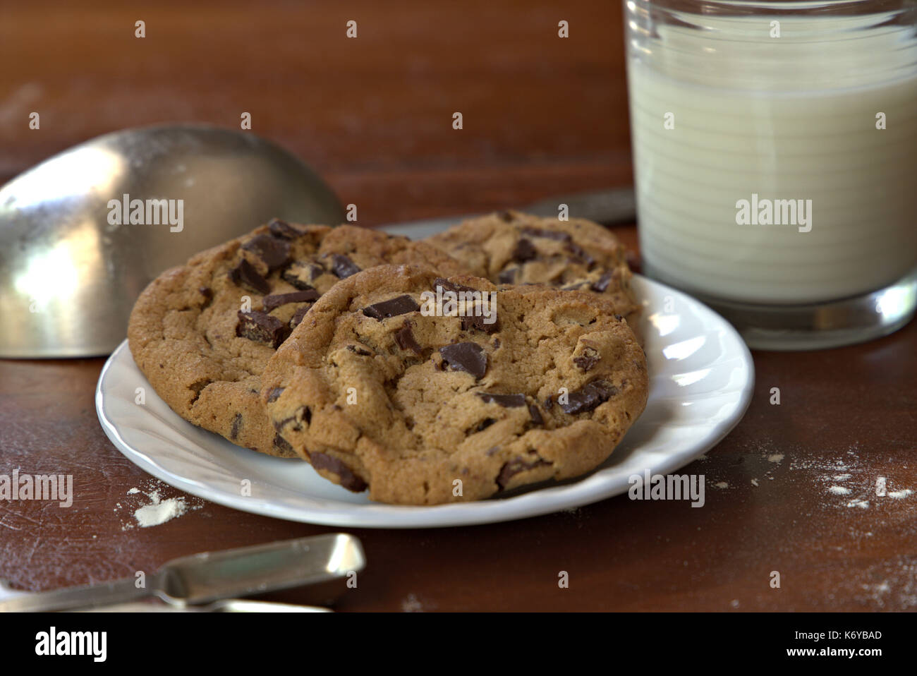 Milk chocolate chip cookies hi-res stock photography and images - Alamy