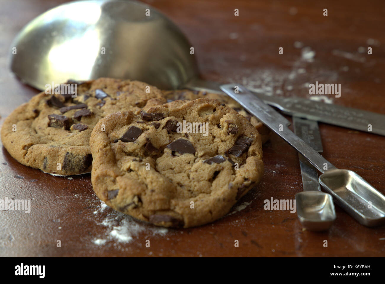 Chunk chocolate chip cookies hi-res stock photography and images - Alamy
