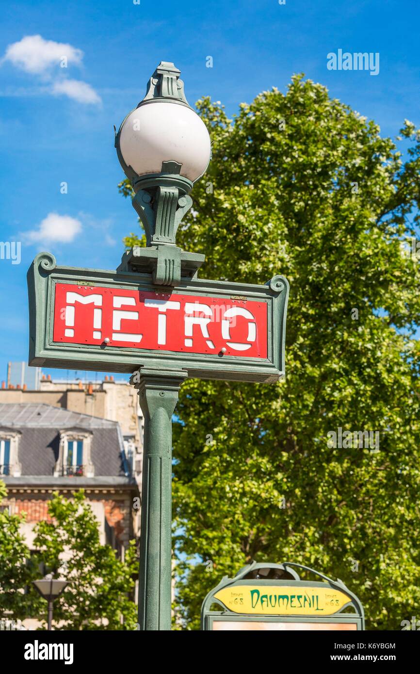 Daumesnil square hi-res stock photography and images - Alamy