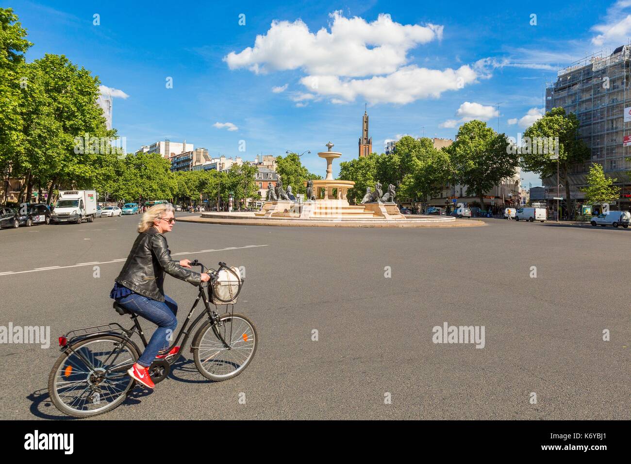 Square daumesnil hi-res stock photography and images - Alamy