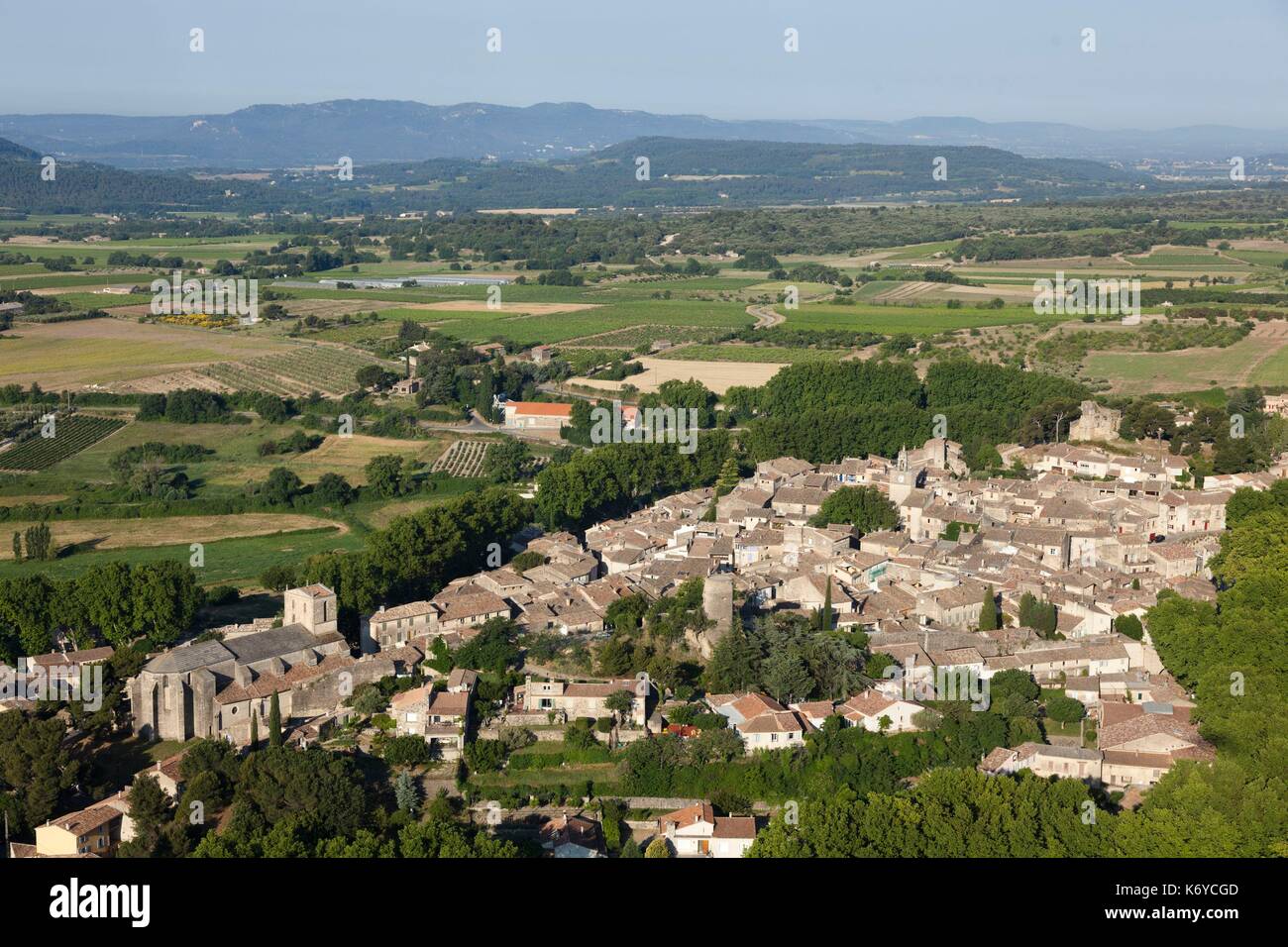 France, Vaucluse, regional park of the Luberon, village of Cucuron ...