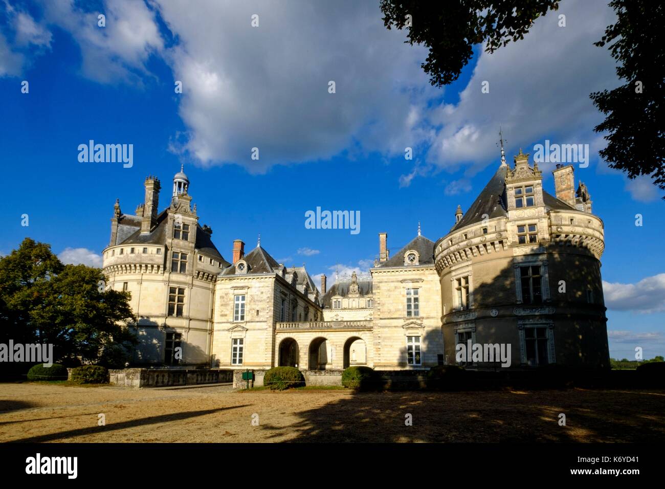 14 th century castle hi-res stock photography and images - Alamy