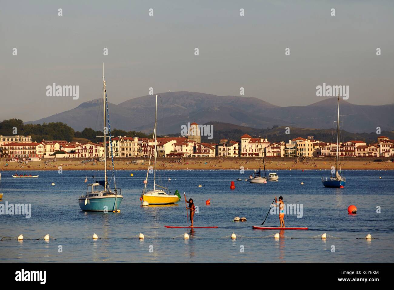 France pays basque paddle hi-res stock photography and images - Alamy