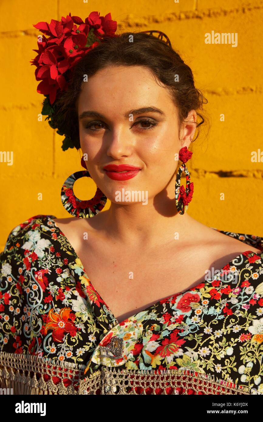 Girl in in andalusian dress hi-res stock photography and images - Alamy