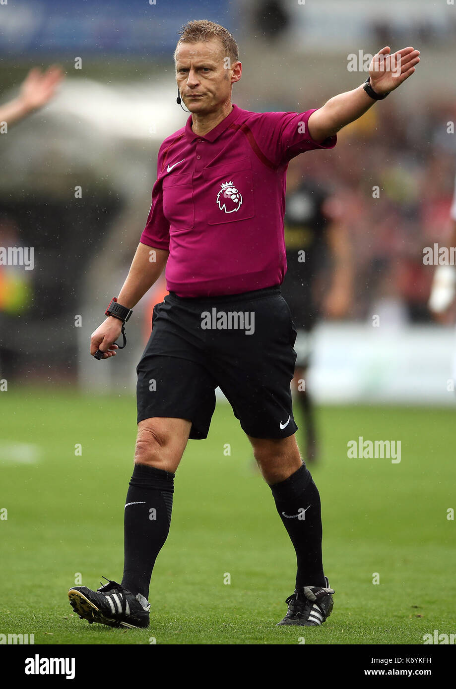 Match Referee Mike Jones Stock Photo - Alamy