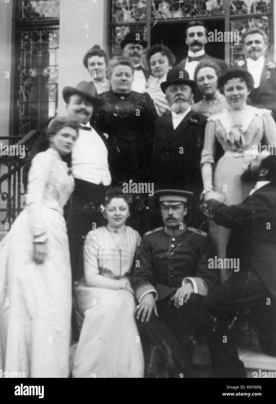 Familie Neuman 1897 (2 Stock Photo - Alamy