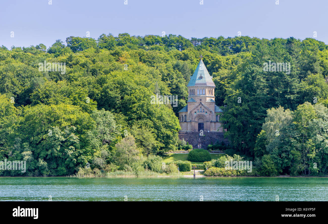 King ludwig ii memorial cross in lake starnberg hi-res stock ...