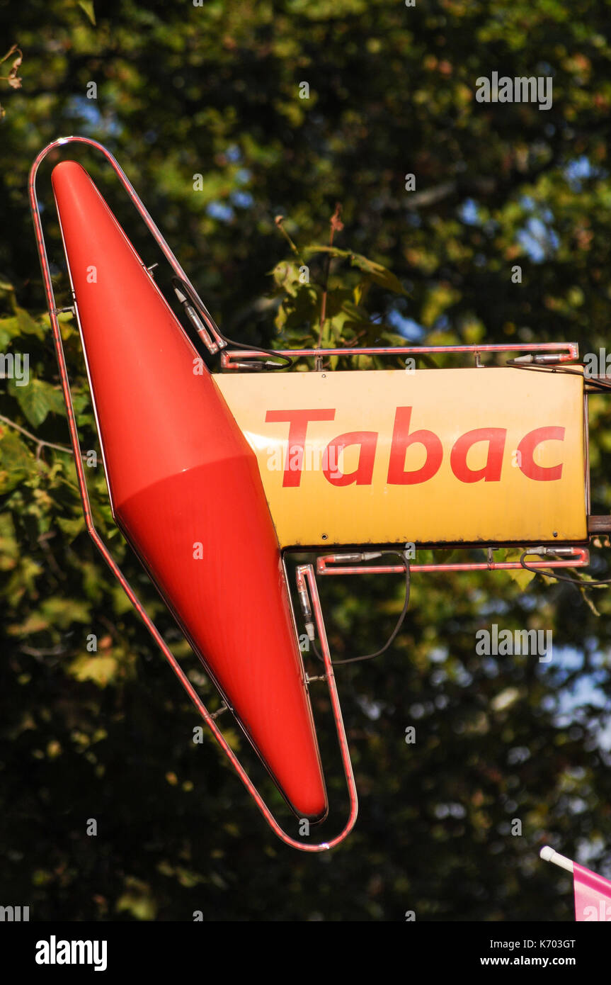 Tobacco plug hi-res stock photography and images - Alamy