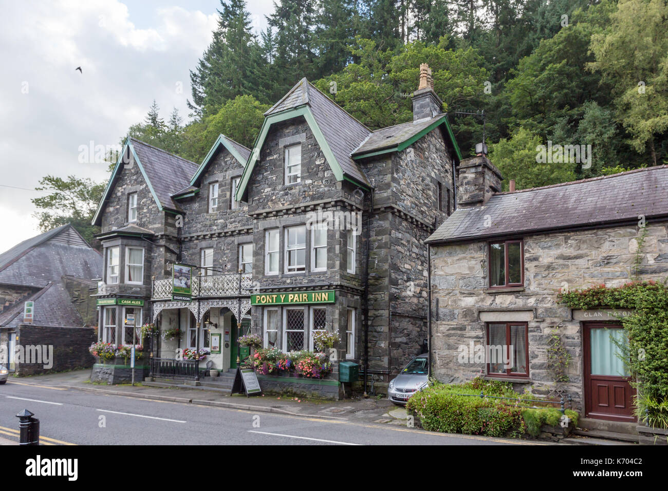 Snowdonia pub hi-res stock photography and images - Alamy