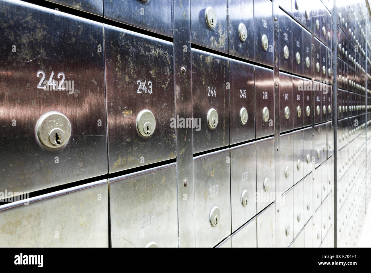 Gold store in a vault hi-res stock photography and images - Alamy
