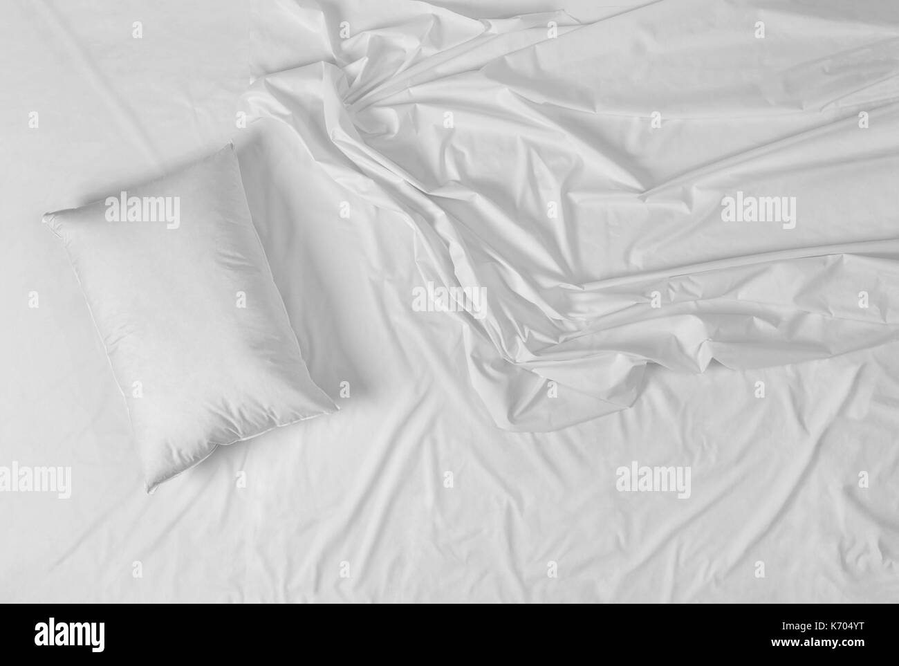 white bedding sheet Stock Photo - Alamy white bedding sheet Stock Photo - Alamy