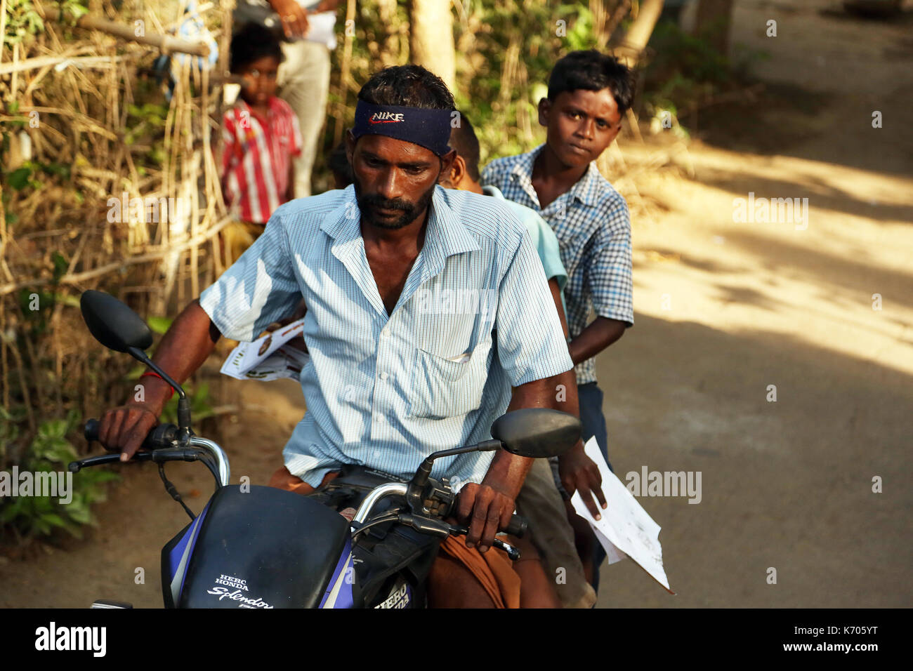 Indian motorcycle ride family hi-res stock photography and images - Alamy