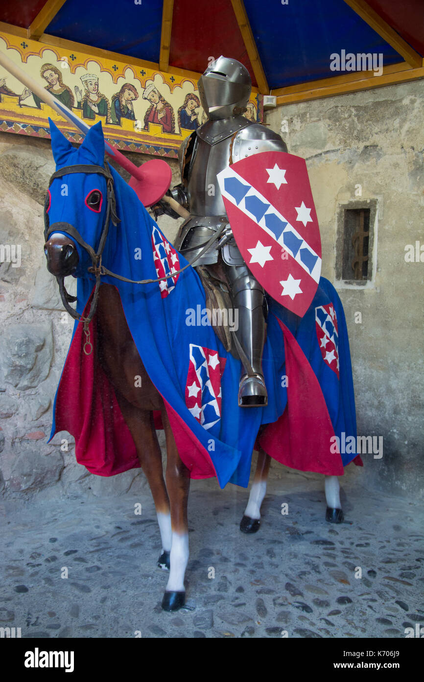 Medieval knight horseback hi-res stock photography and images - Alamy