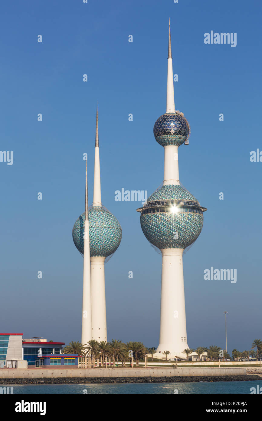 Gulf war kuwait city hi-res stock photography and images - Alamy