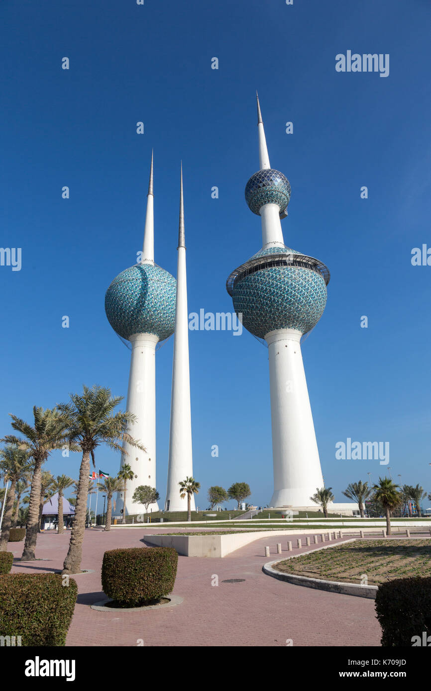 Gulf war kuwait city hi-res stock photography and images - Alamy