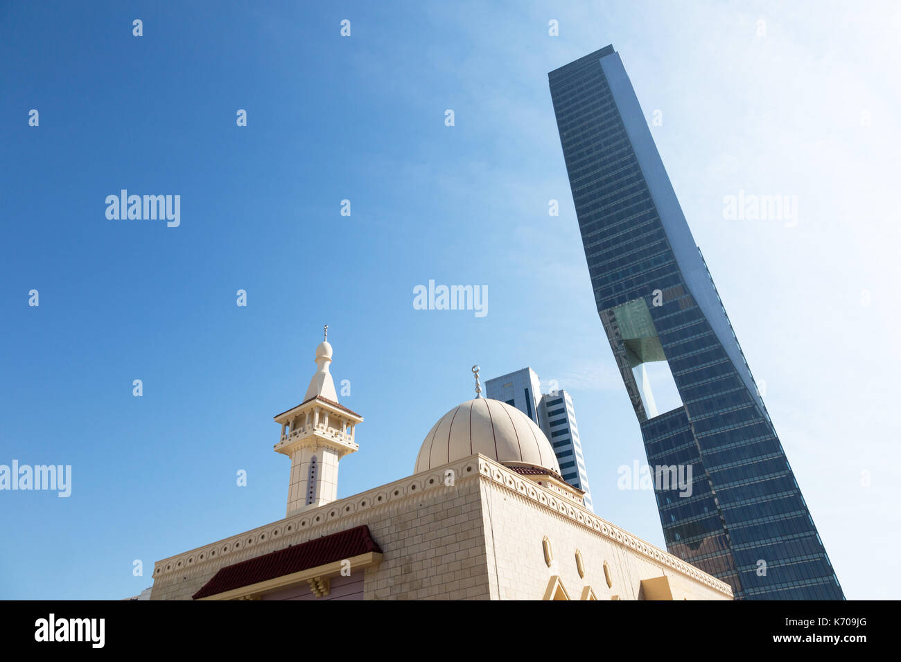 Mosque and Skyscraper in Kuwait Stock Photo - Alamy