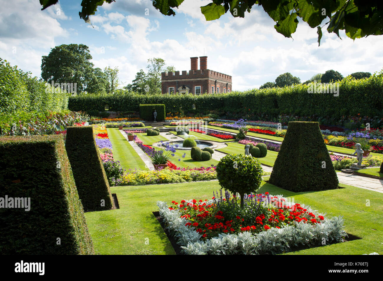Privy garden at Hampton Court Palace Stock Photo - Alamy