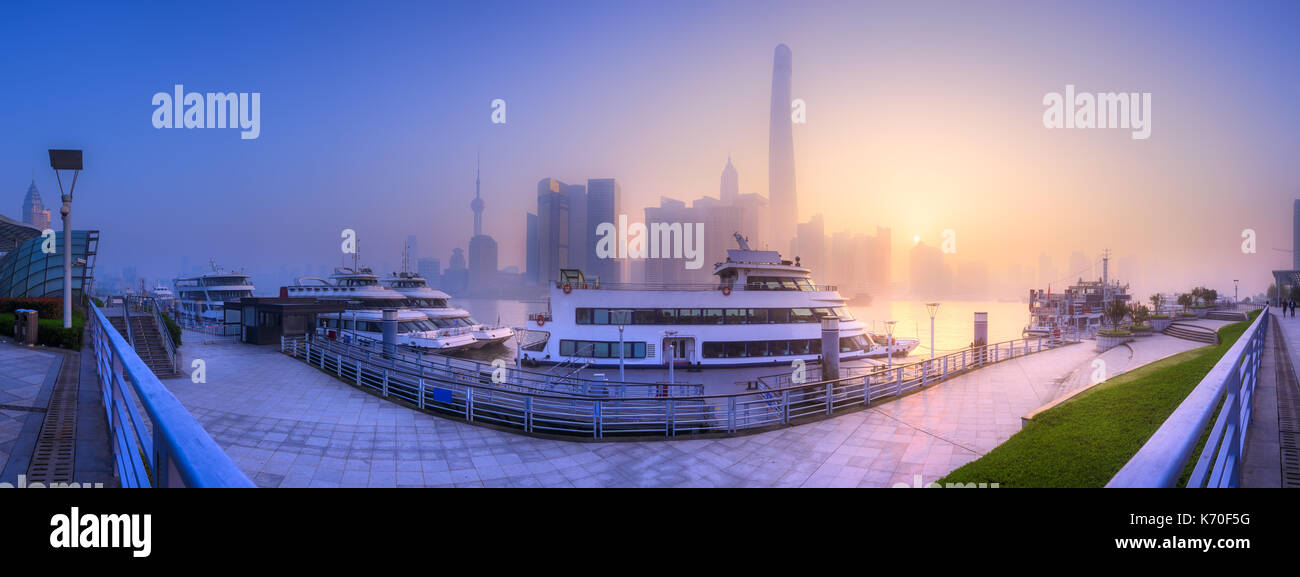 Night shanghai bay downtown reflection hi-res stock photography and ...