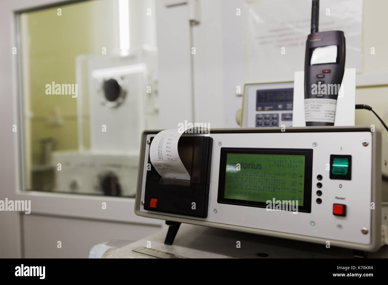 Vacuum comparator hi-res stock photography and images - Alamy