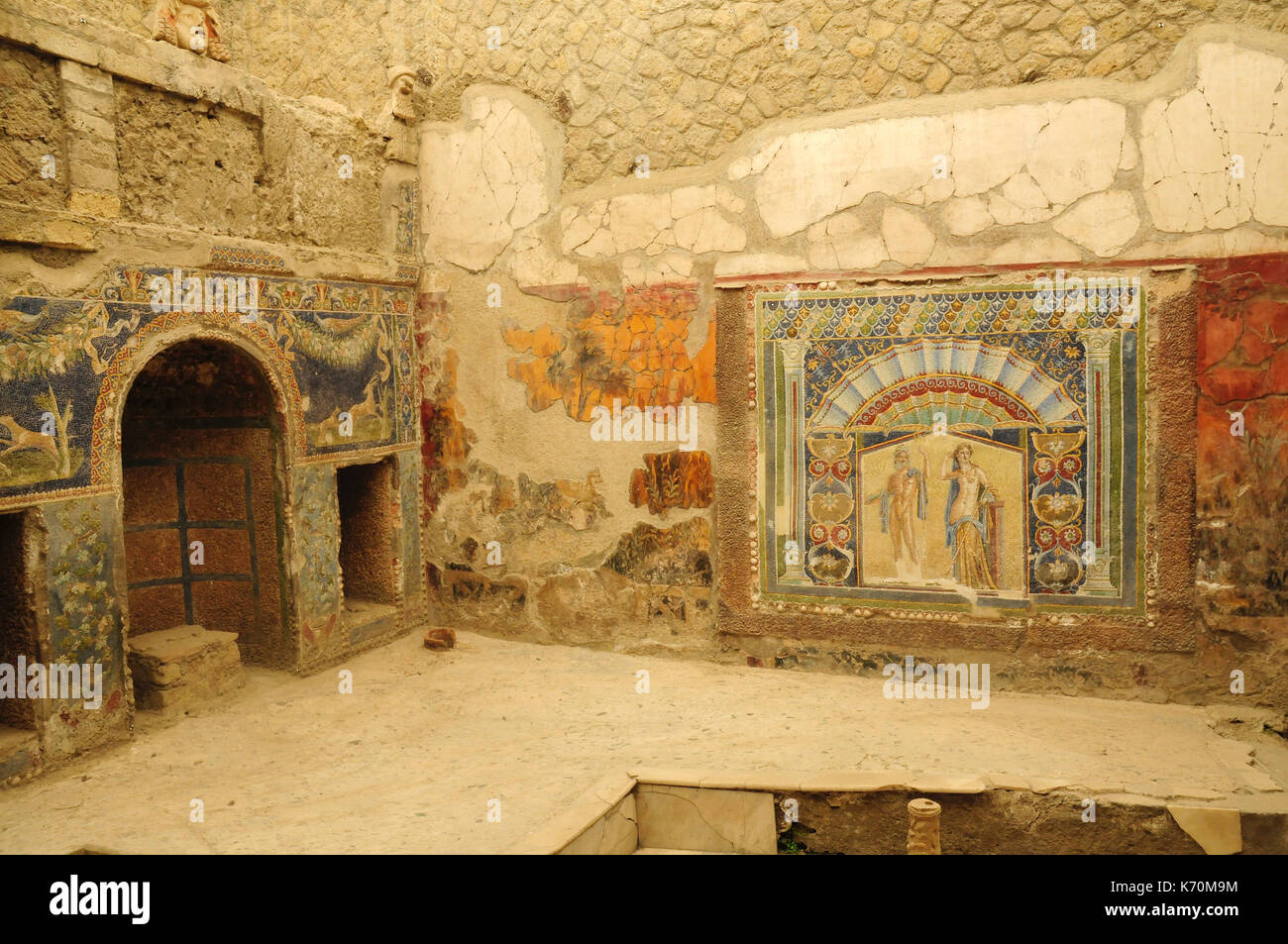 Roman mural hi-res stock photography and images - Alamy