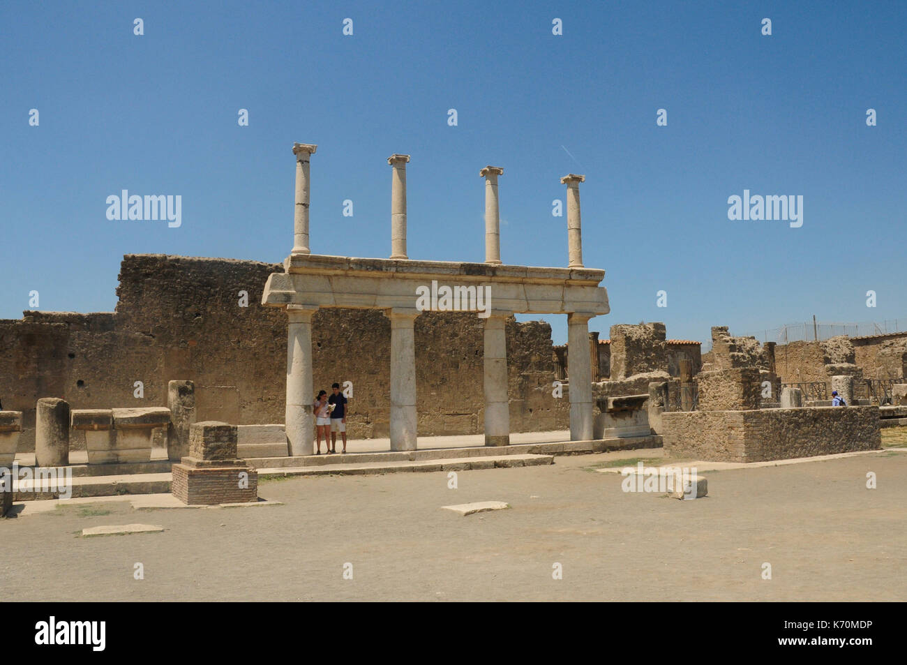 Ruins buildings historic pompeii site hi-res stock photography and ...