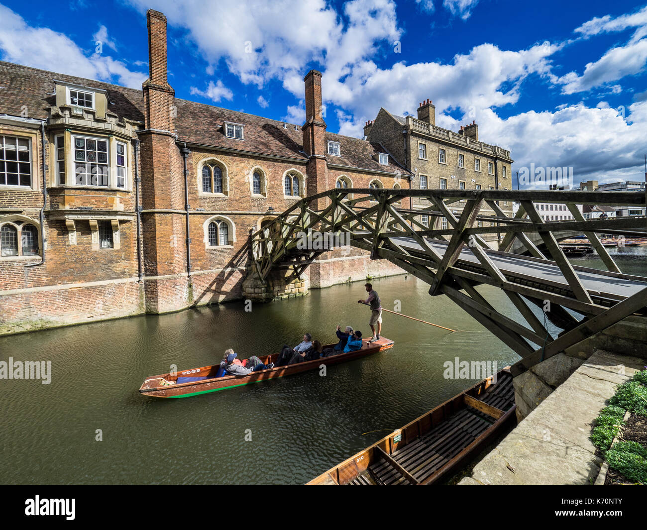 Queens college cambridge hi-res stock photography and images - Alamy