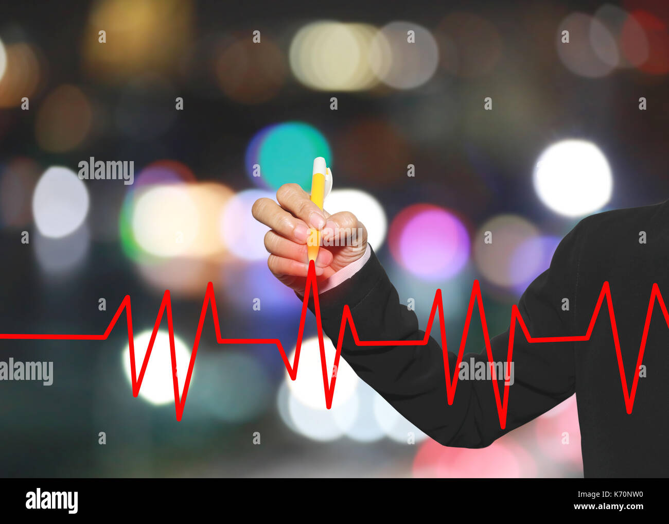 Business woman diagram in hand hi-res stock photography and images - Alamy