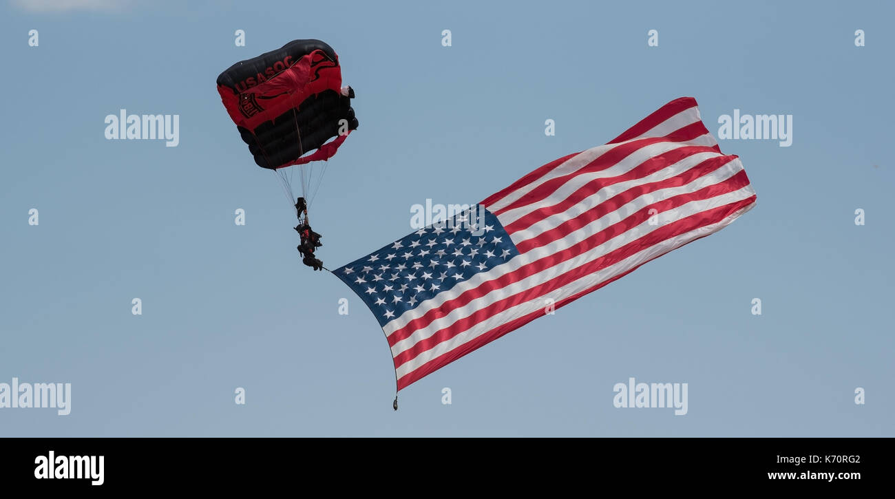U.S. Army Special Operations Command's Parachute Demonstration Team ...