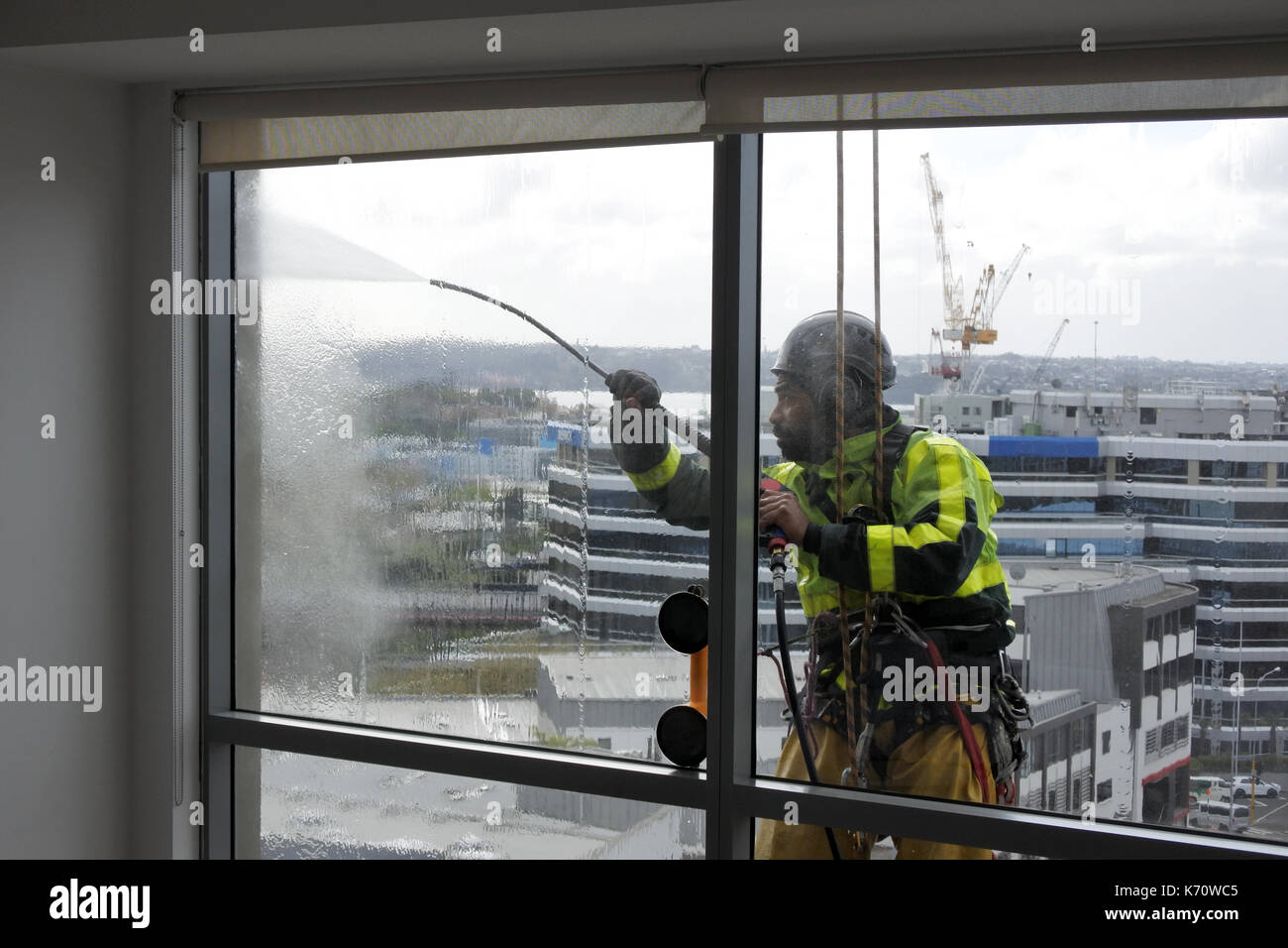 Rappelling Window Cleaner High Resolution Stock Photography and Images ...