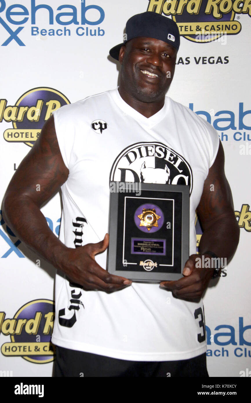 DJ Diesel, aka Shaquille O'Neal, DJs at Rehab Beach Club Las Vegas ...