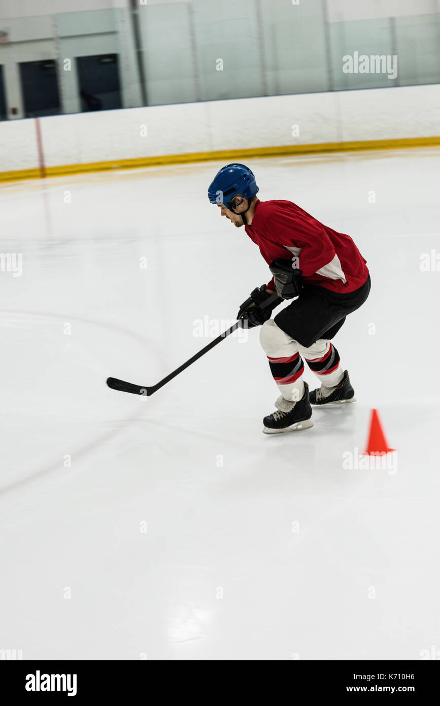 Side view man ice skating hi-res stock photography and images - Alamy