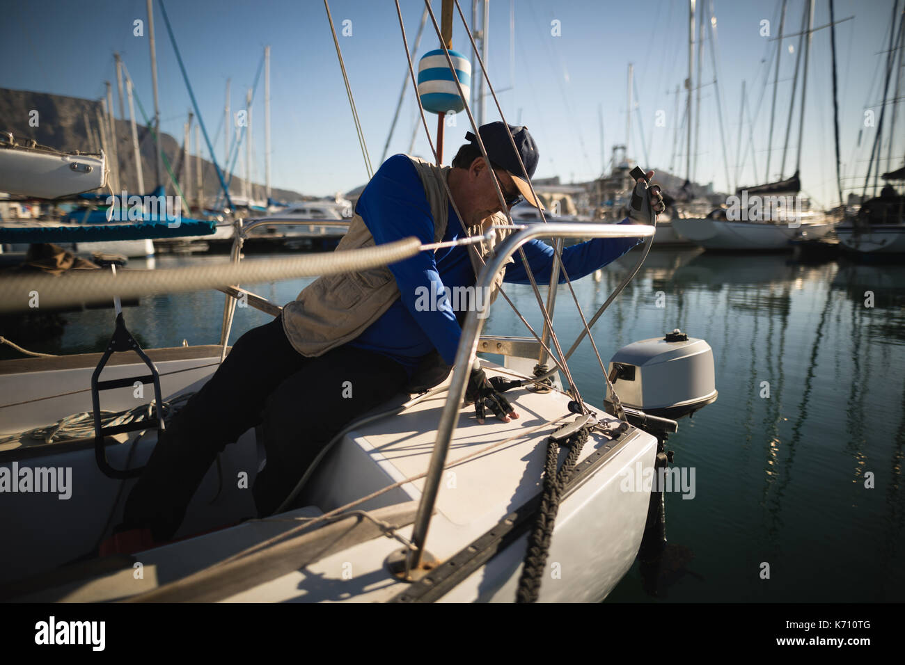 Start boat motor hi-res stock photography and images - Alamy